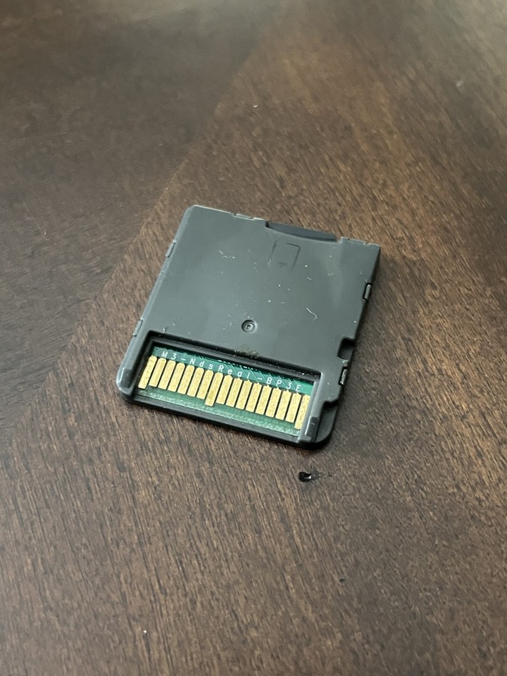 M3DS Real Cartridge + 8GB SD with Games (M3 DS Sakura, YSMenu/Yuzu ...