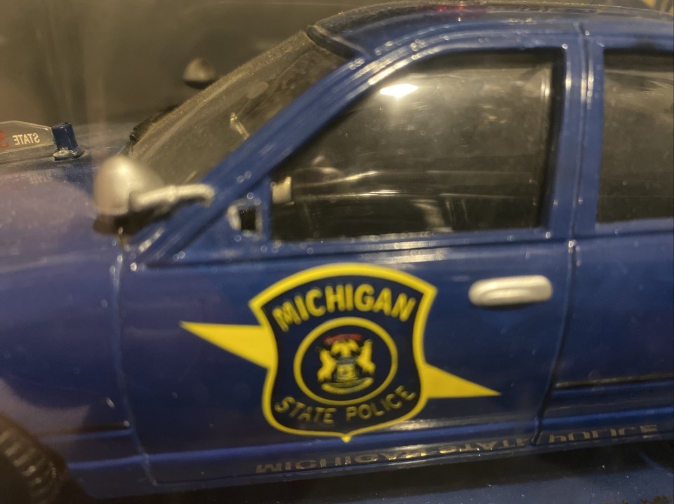 Code 3 Police Car Ford Crown Victoria 1/24 Michigan State Patrol W ...