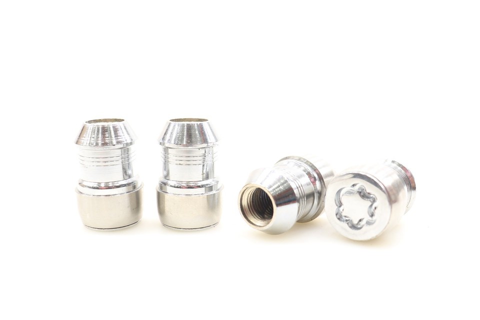 NEW OEM GM Chrome Wheel Lug Nut Lock Kit 85664839 Cadillac CT5 2020 ...