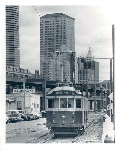 1983 Press Photo Broad St Street Car High Rise Buildings 1980s Seattle ...