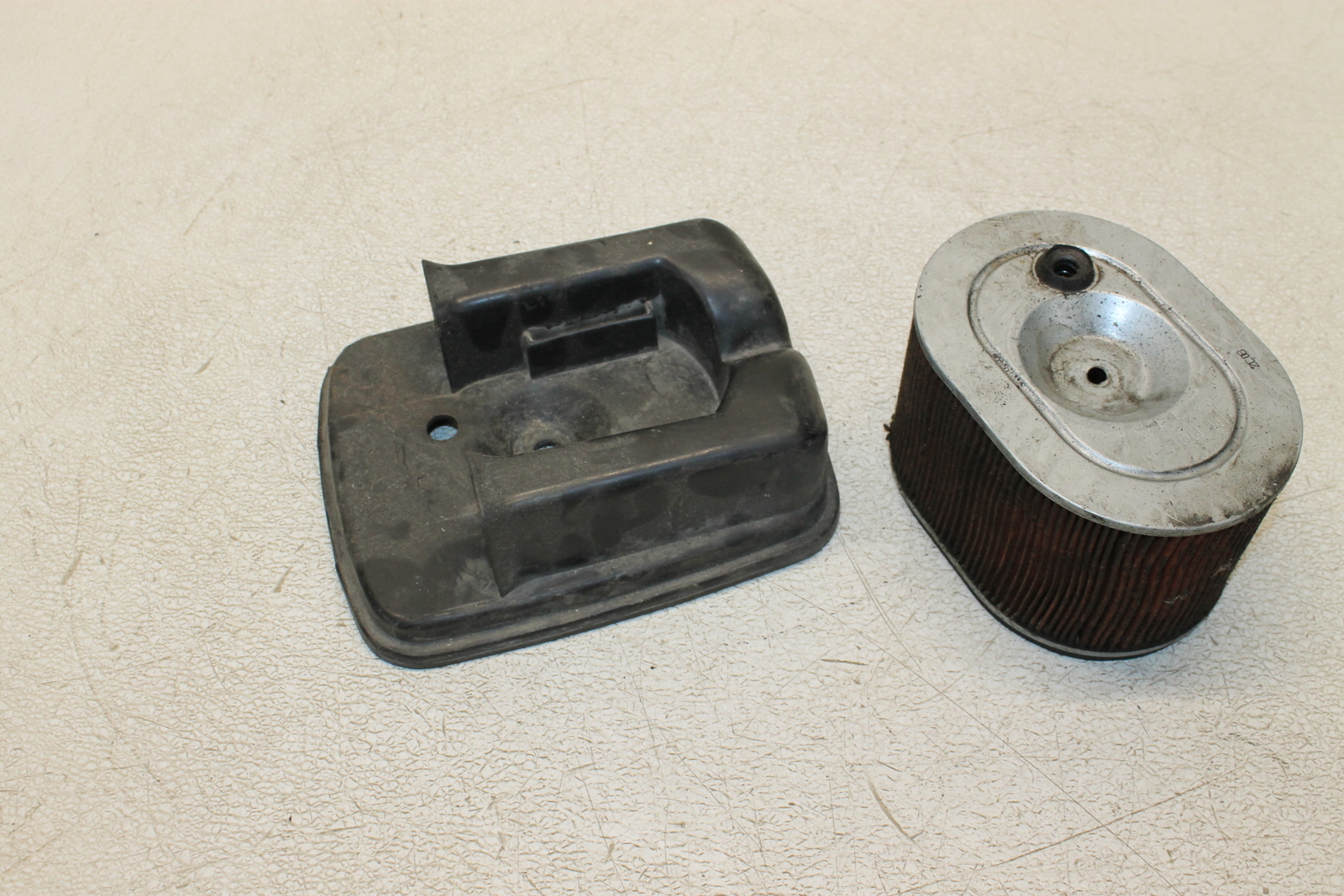 85 HONDA GOLDWING 1200 GL1200 AIR CLEANER FILTER BOX COVER 17232-MG9 ...