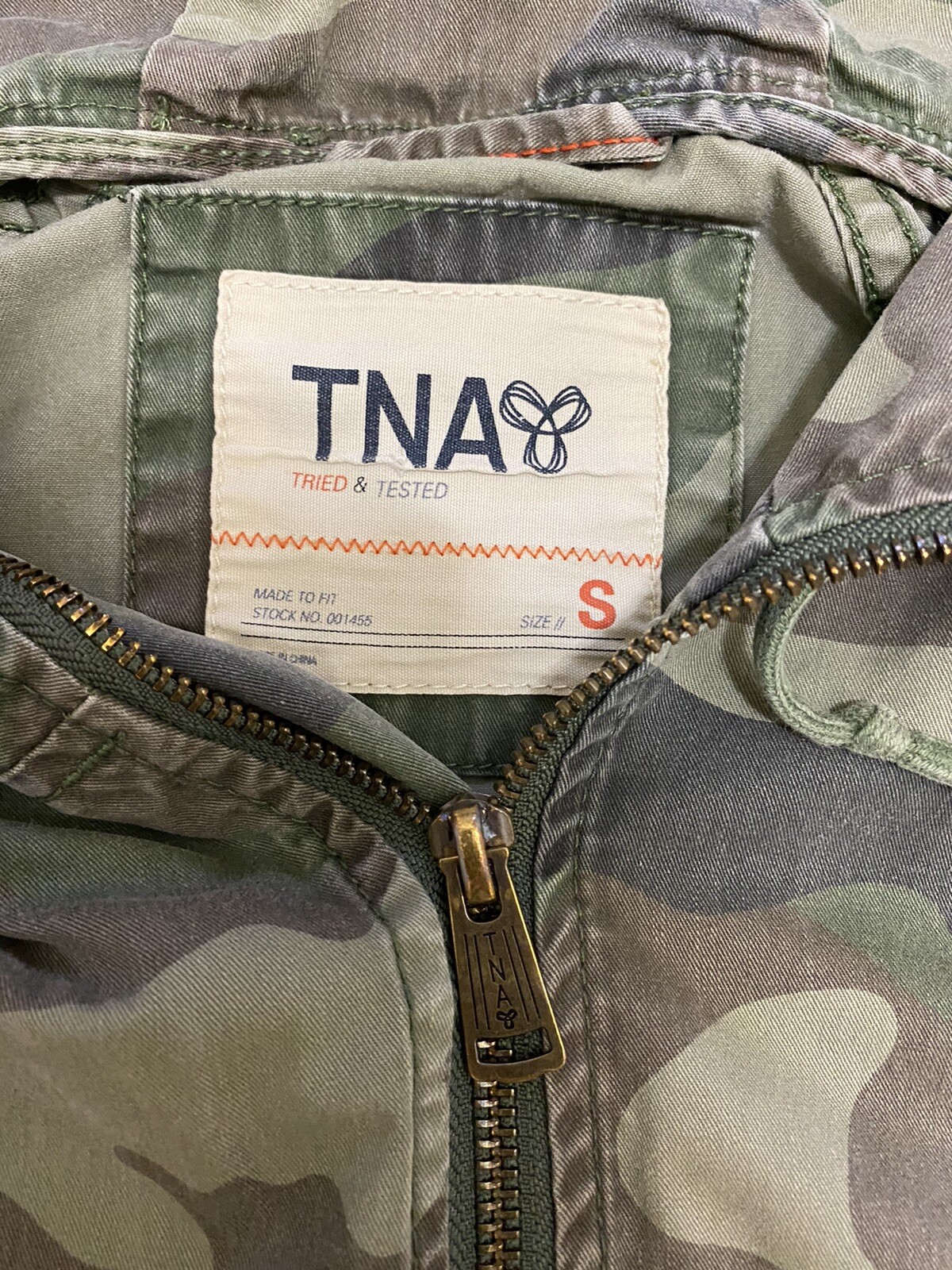 Aritzia TNA Camo Army Hoodie Jacket Women’s Small - Gem
