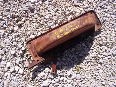 Allis Chalmers D14 AC tractor ORIG transmission drop housing L bottom ...