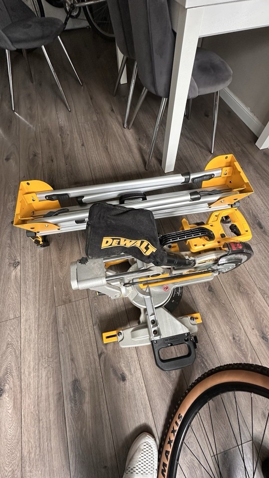 Dewalt DCS365 18v Mitre Saw & Dewalt De7033 Folding Stand And 2 18v 5ah ...