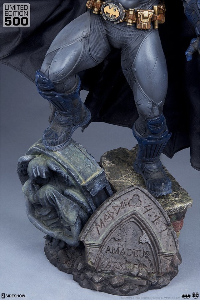 Sideshow BATMAN Modern Age Blue Suit 1/4 Premium Format Figure Statue ...