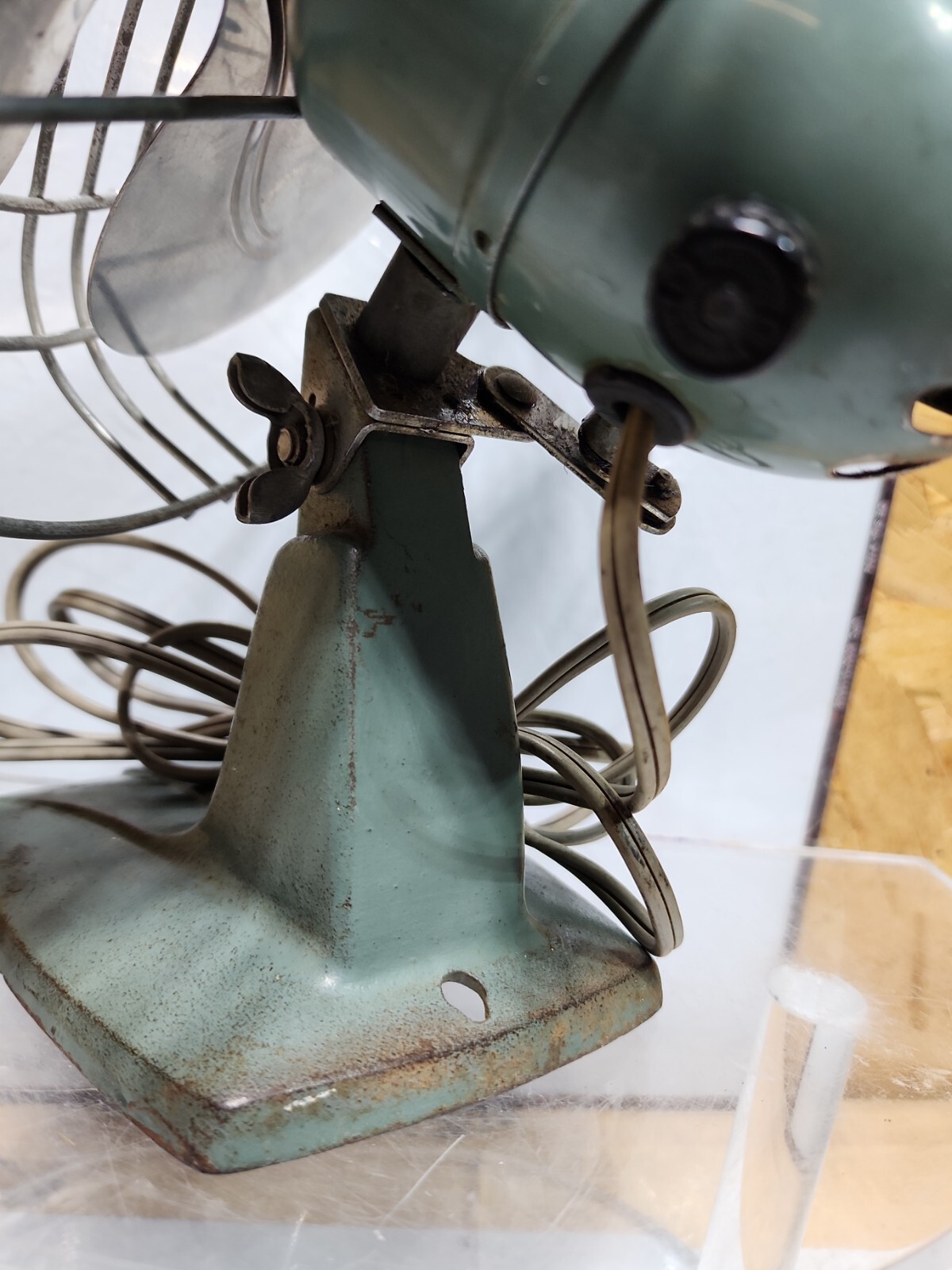 Antique AC Gilbert Co Cat. A420 Polar Cub 8" Oscillating Table Fan P ...