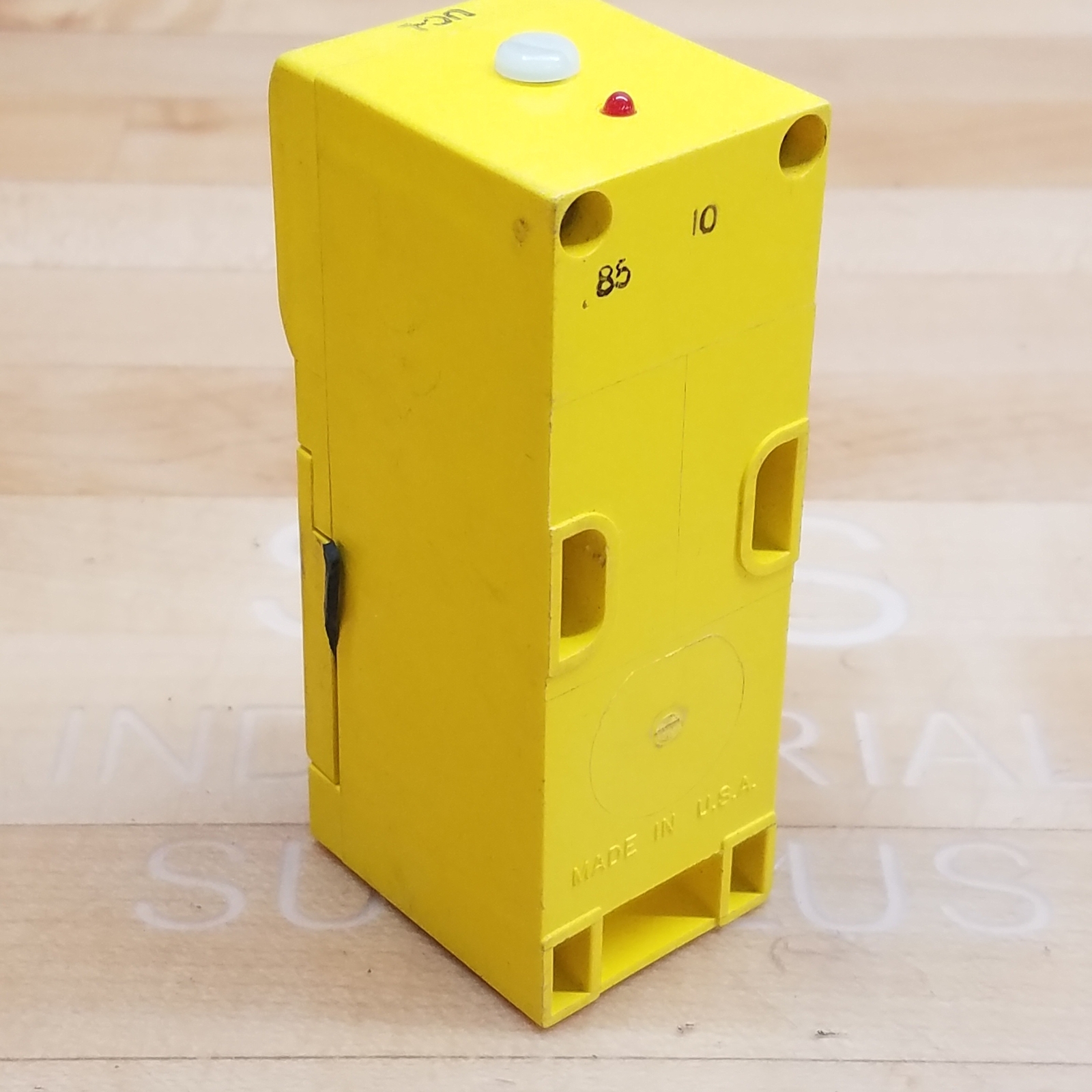 Banner 2L1 Multi-Beam Self-Contained 2-Wire Photoelectric Limit Switch ...
