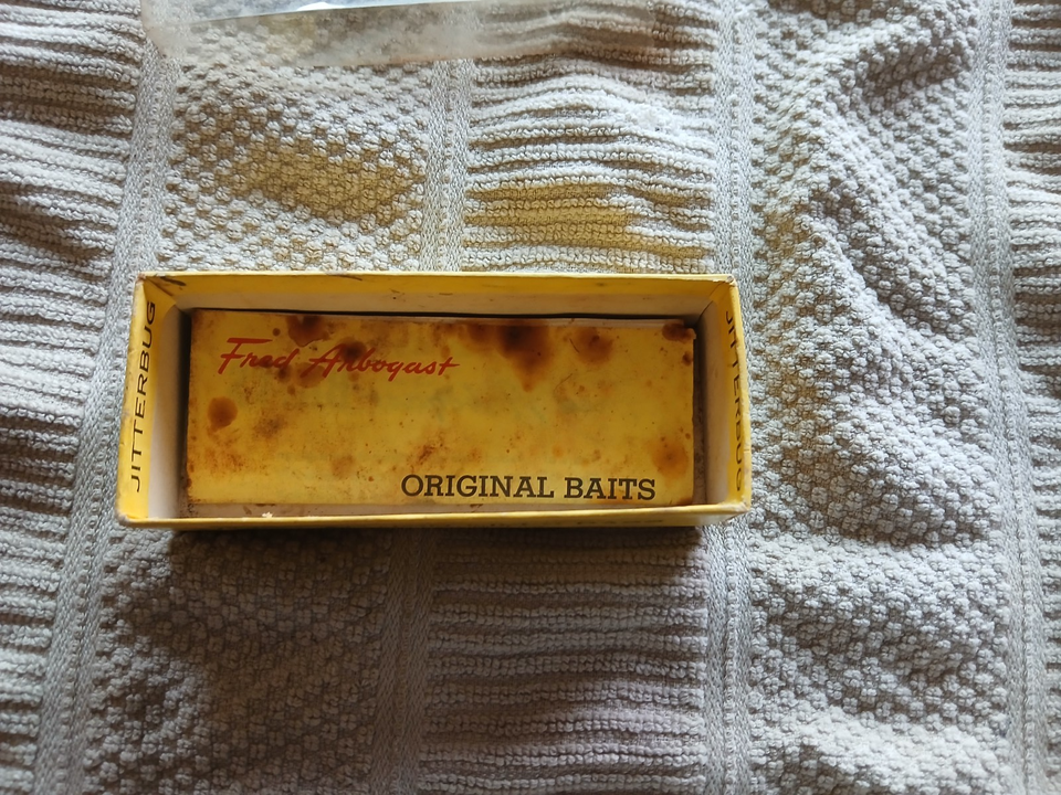 Vintage Fred Arbogast Jitterbug 5/8oz. 3" long #1 hooks original box ...