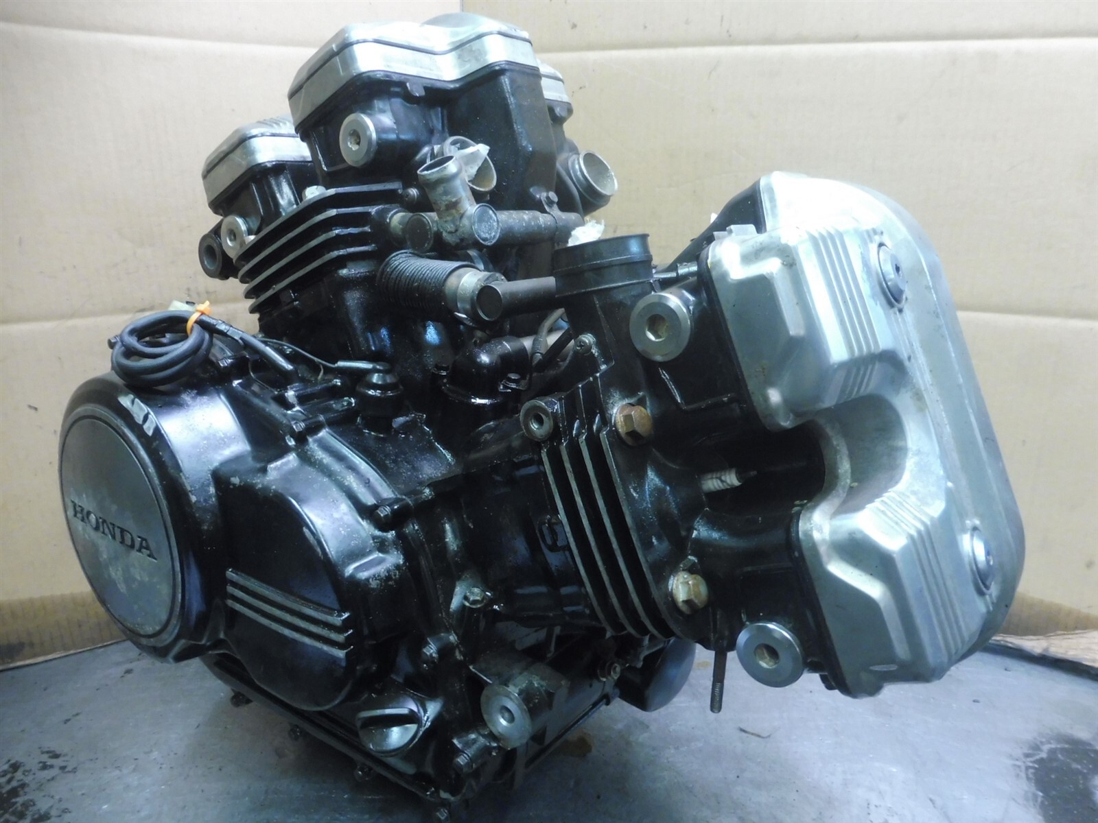 1985 Honda VF1100S V65 Sabre HM394. engine motor stuck compression ...