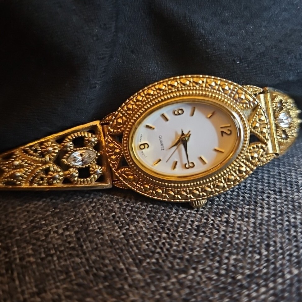 Vintage Gold Tone Ornate watch womens Quartz Japan Movement STILL WORKS ...