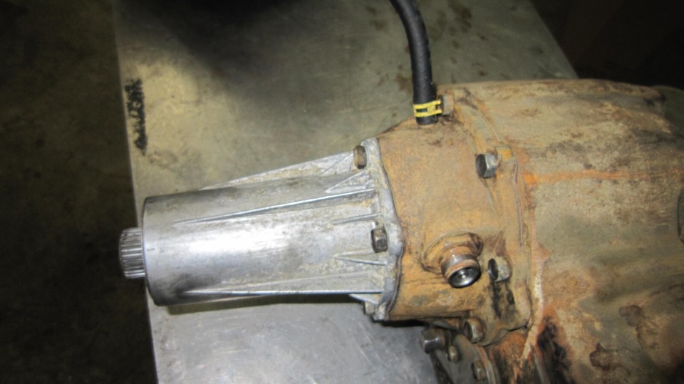 NP205 TRANSFER CASE SM465/NP205 NP 205 FIXED YOKE NP205 10 SPLINE SM465 ...