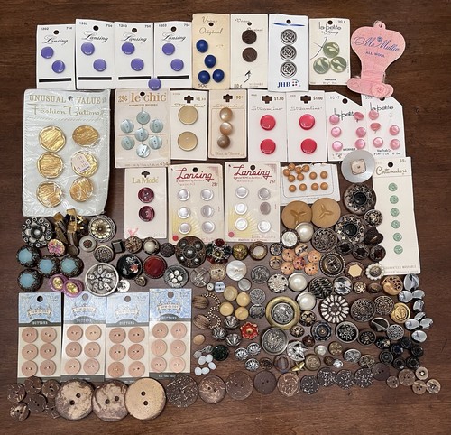 Vintage & Modern Lot of 265 Buttons - Metal, Plastic, Wood - 3/8" to 1 ...