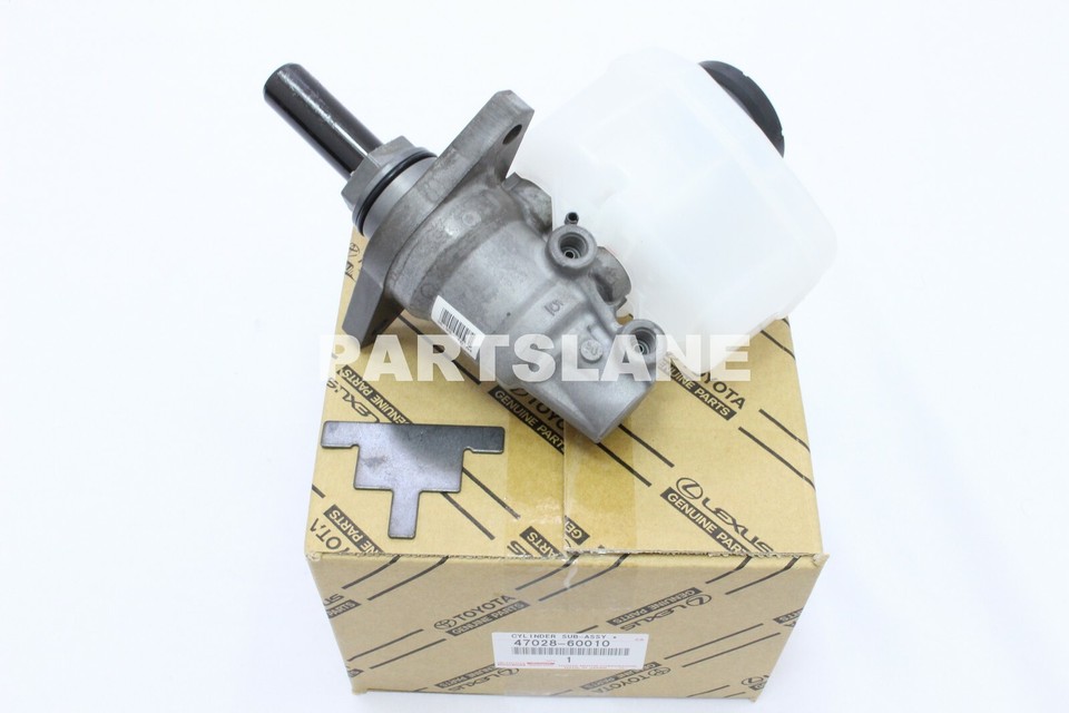 Toyota 4Runner Land Cruiser Prado OEM Brake Master Cylinder w/ Plate ...