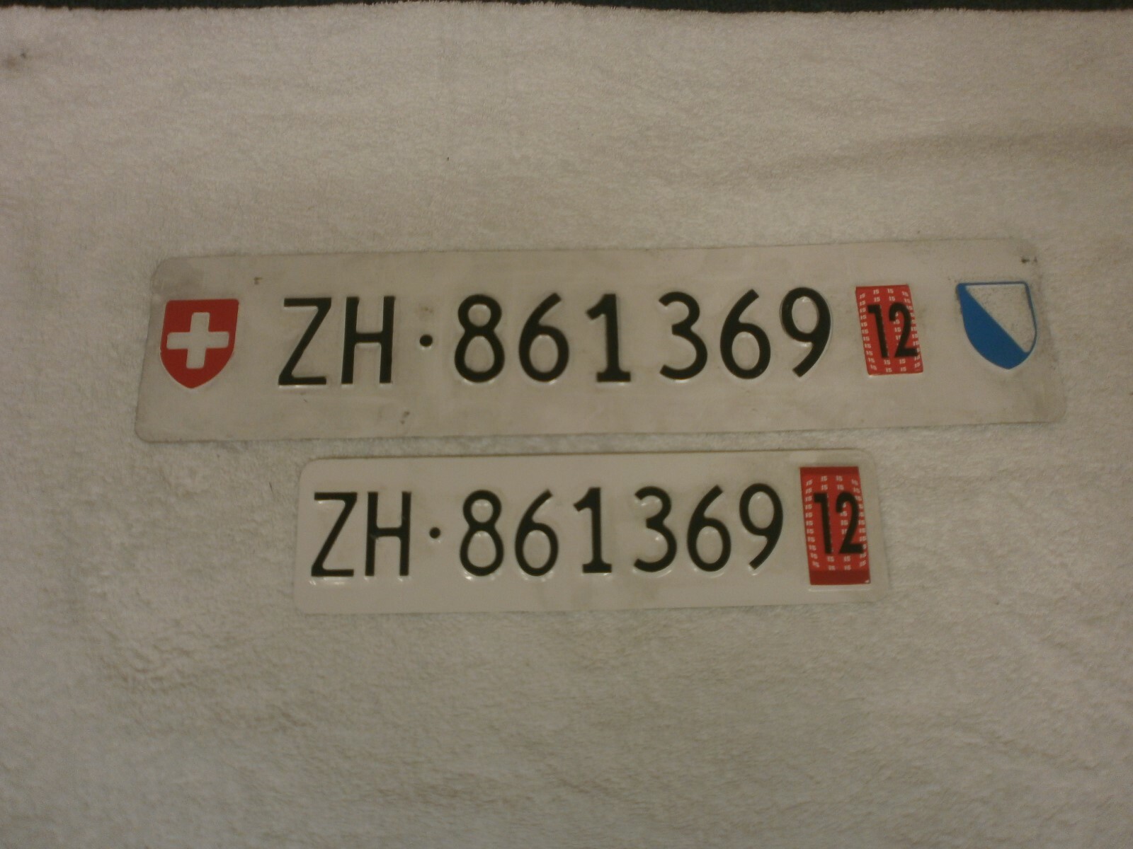 2X SWITZERLAND ZURICH WITH COUNTRY & CANTON SHIELDS # ZH-861369 LICENSE ...