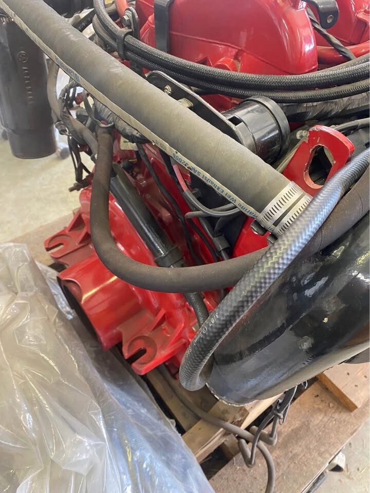 Volvo penta GI-B 375 hp Marine Gas Engine Runs Perfect 80 Hours 90 day warrant | eBay