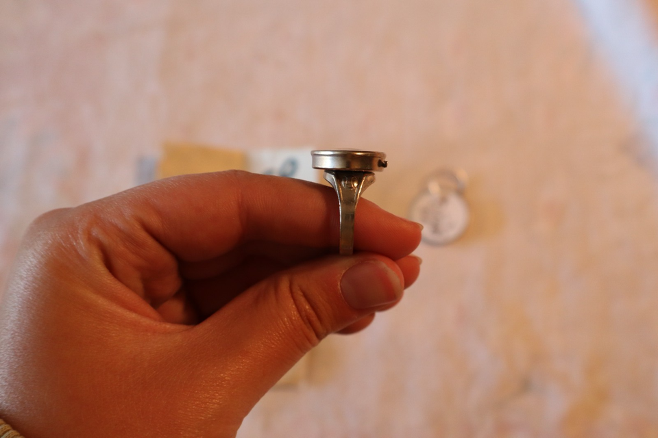 #79 Kellogg's Batter Up Ring - 1949 - LITTLE BALL INSIDE RING MISSING ...