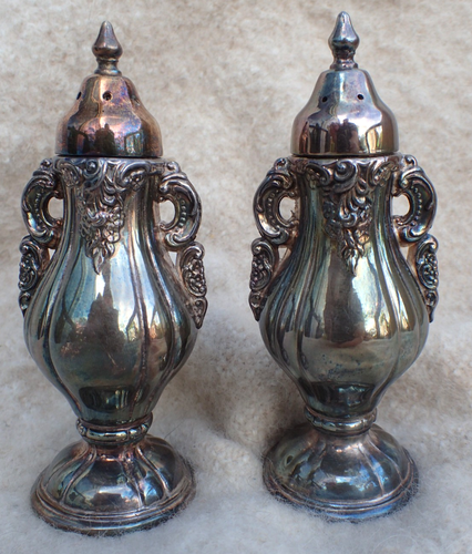 VINTAGE WALLACE SILVERPLATE BAROQUE OLDER PATTERN SALT & PEPPER SHAKERS ...