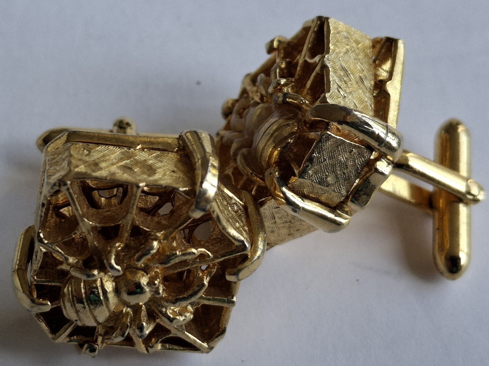 VTG Rare MCM Swank Golden Spider & Web CUFFLINKS Maca… - Gem