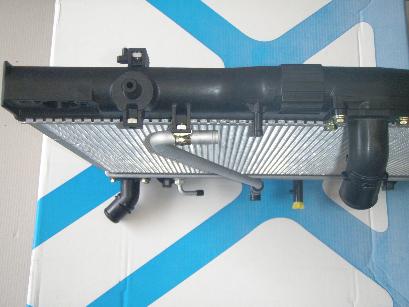 Radiator For Toyota Hiace TRH201R TRH221R 2.7L Petrol 6.0 LWB 5 LWB 05 ...