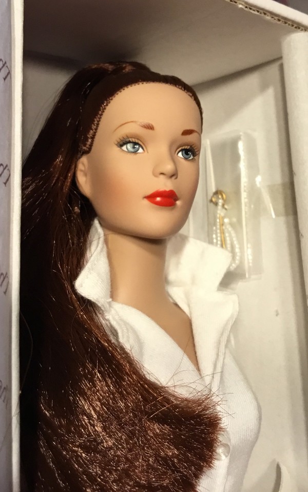Robert Tonner Signature Style Redhead 16" Fashion Doll IN BOX. | eBay