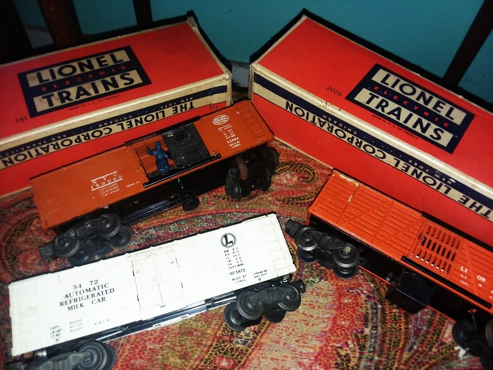 3 Vintage Lionel O Gauge box train cars with Loading platform and 2 ...