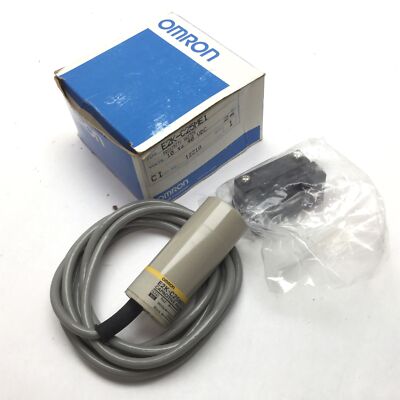 Omron E2K-C25ME1 Capacitive Proximity Sensor Switch, 10-40VDC, 3-25mm ...