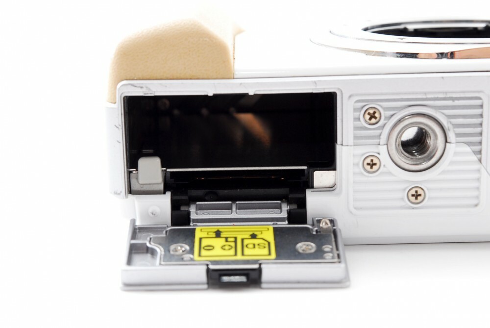 Olympus PEN E-PL1 12.3MP 14-42mm Lens White Olympus PEN E-PL1 12.3MP 14-42mm Lens White