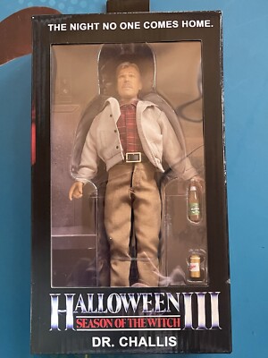 NECA Exclusive Halloween III Dr. Challis Figure with Signed Tom Atkins ...