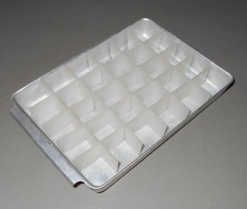 Small 8 X 5 Mini Ice Cube Tray Vintage Aluminum & Plastic 30 Cubes Tray ...