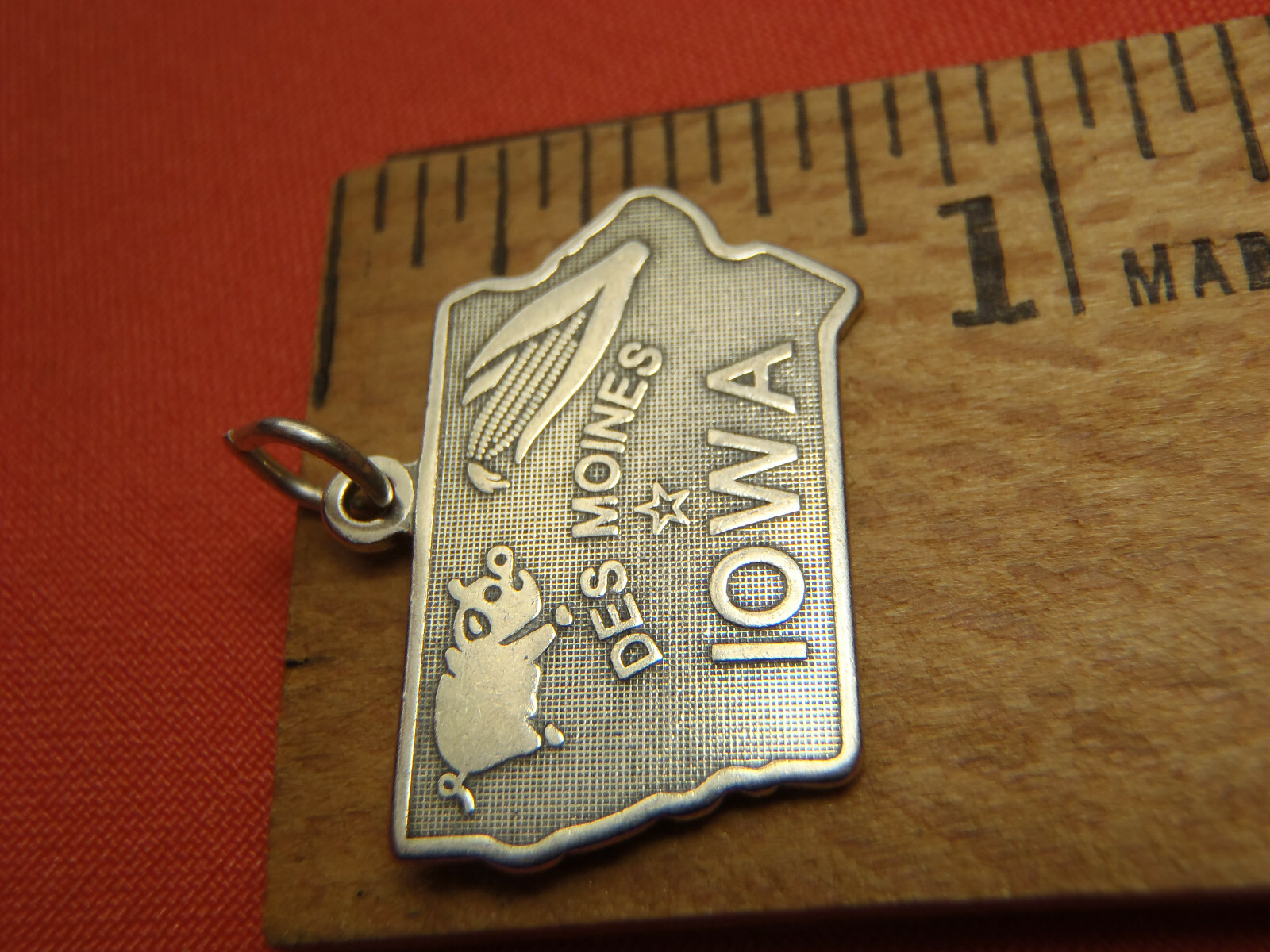 STERLING SILVER TRAVEL STATE MAP OF IOWA CHARM PENDANT - Gem