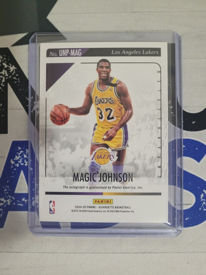 2024-25 Panini Silhouette Magic Johnson Autograph Holo Silver #25/25 ...