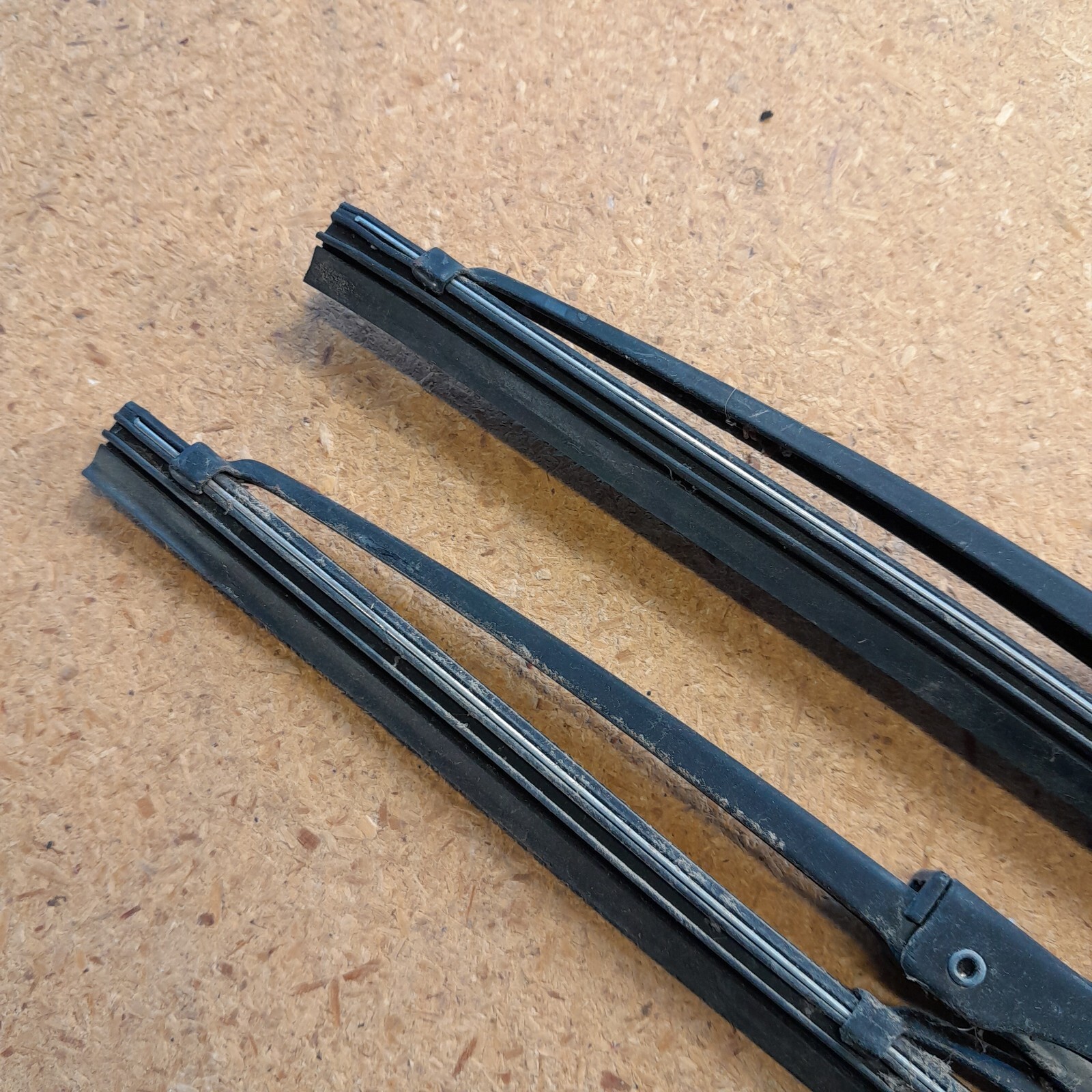 1986-1989 Nissan 300ZX Z31 Front Windshield Wiper Arms PAIR Left Right ...