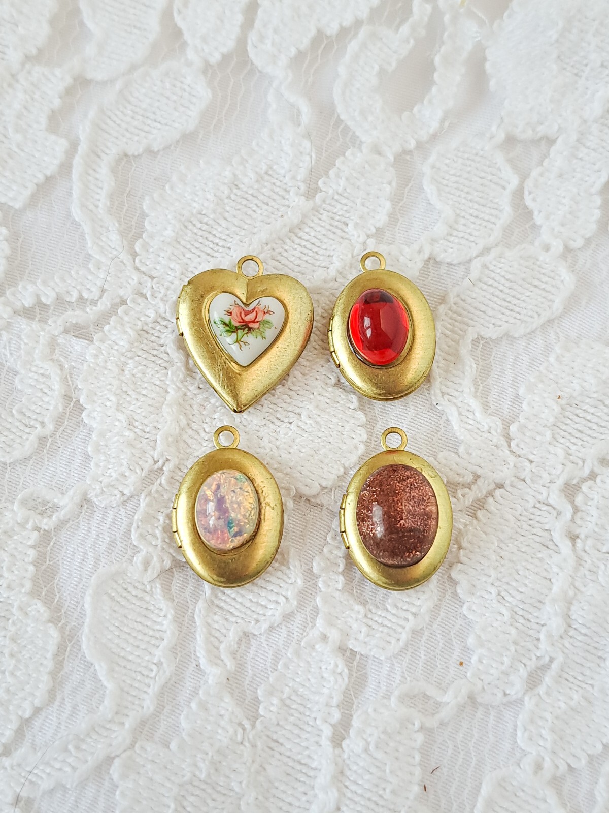 New Old stock vintage Lockets Lot, heart & oval Lockets, locket ...