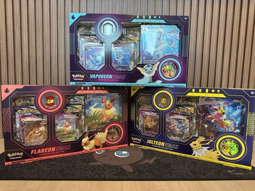 Eeveelution VMAX Premium Collection Box Set of 3: Vaporeon, Jolteon ...