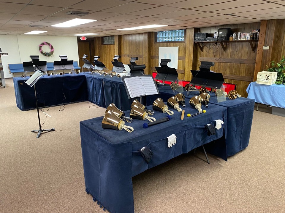 3 OCTAVE SET OF MALMARK HANDBELLS C4-C7 WITH TABLES, PADS, CASES ...