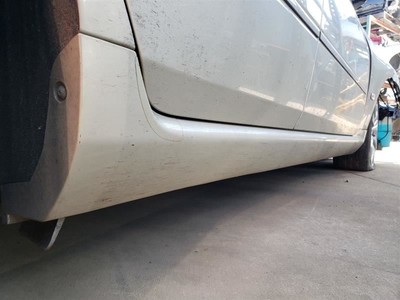 06-07 Infiniti M35/M45 Passenger Rocker Panel Molding Silver(K32) OEM ...