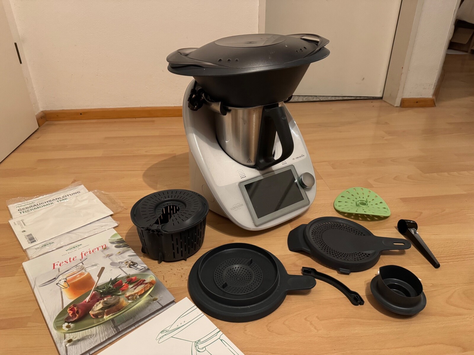 Vorwerk Thermomix TM6 einschl. ganz viel Zubehör und Kochbüchern | eBay.de