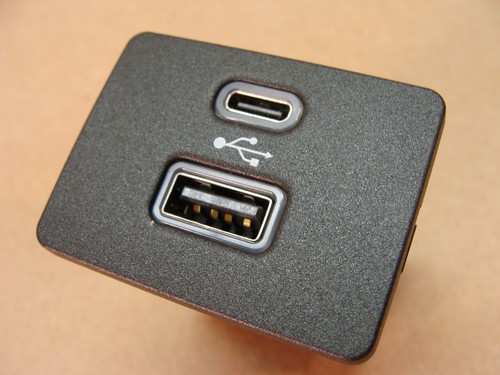 Ford ML3T-14F014-AB 20 21 22 Escape center console USB charger adapter ...