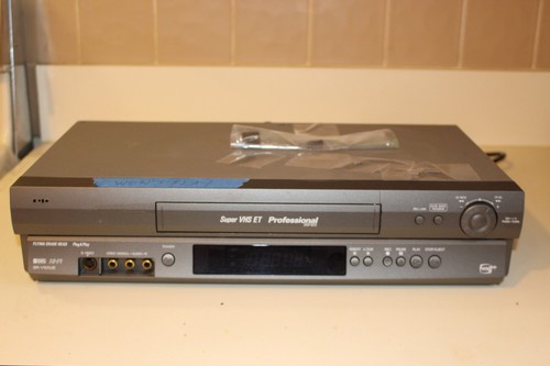 JVC SR-V101US Super VHS VCR (Video Cassette Recorder) HiFi Digital ...