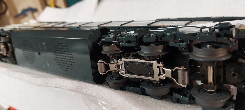 LIONEL BNSF Ice Cold Express (LEGACY AC6000 #32) | eBay