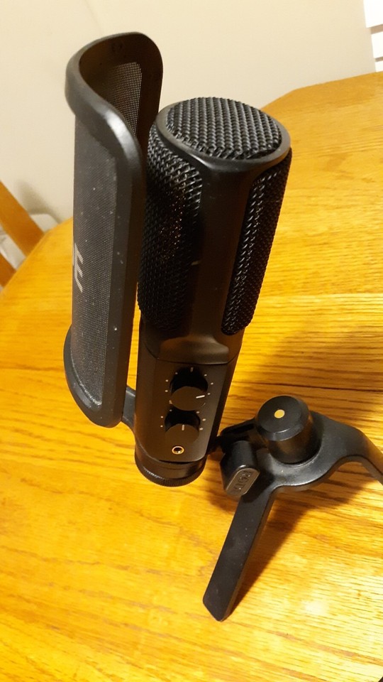 Rode Microphone NT-USB With Stand Mount and Accessory Cable | eBay