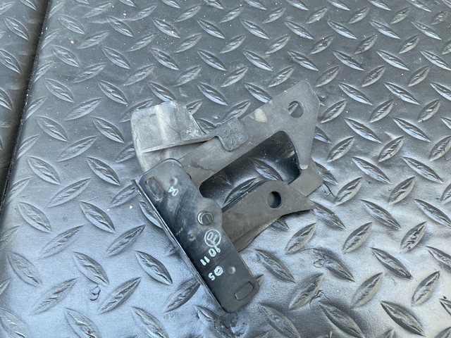 MERCEDES BENZ Ml63 AMG W166 Front Bonnet Safety Catch Lock A2048800064 ...