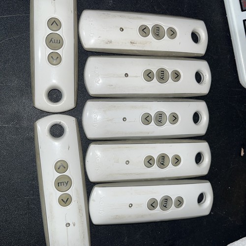 1 Authentic somfy remote 74300 Used Working With Battery Scratch&Scuff ...