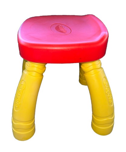 Crayola Crayons Kids child Stool 12” Red & Yellow Hard Plastic EUC ...