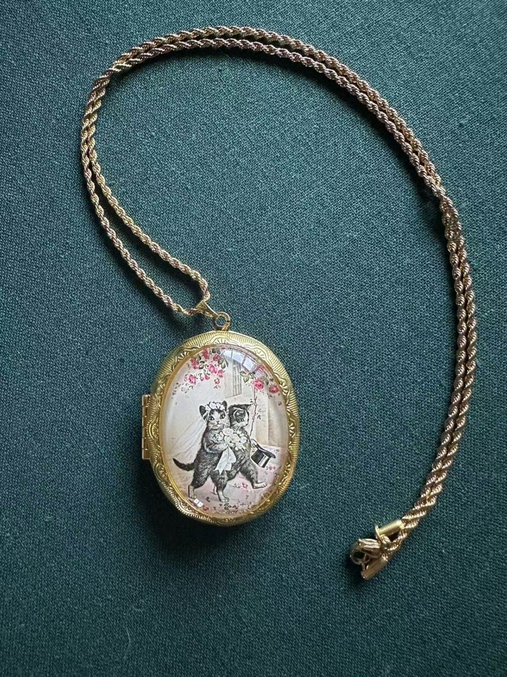 Vintage Wedding Cat Pattern Locket Pendant Oval Photo Locket Necklace ...