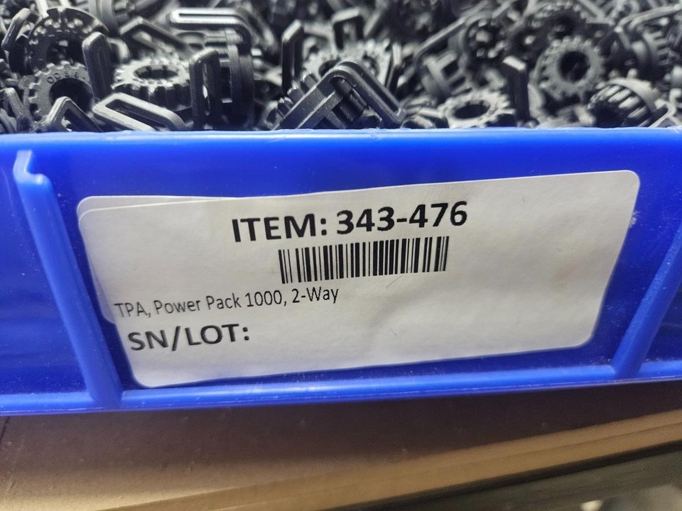 (100) New Aptiv 13849786 2 Way TPA Secondary Lock | eBay