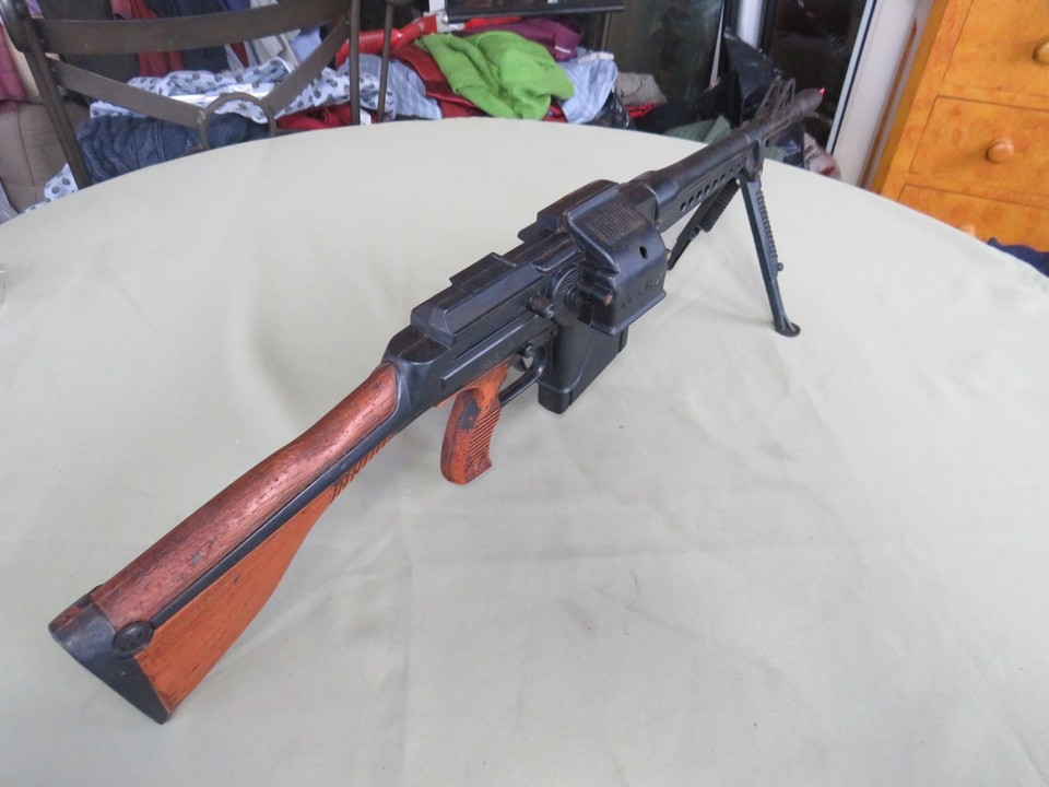 1950s 60s MARX AUTOMATIC MACHINE GUN W/ BIPOD & COCKING ACTION NOISE ...