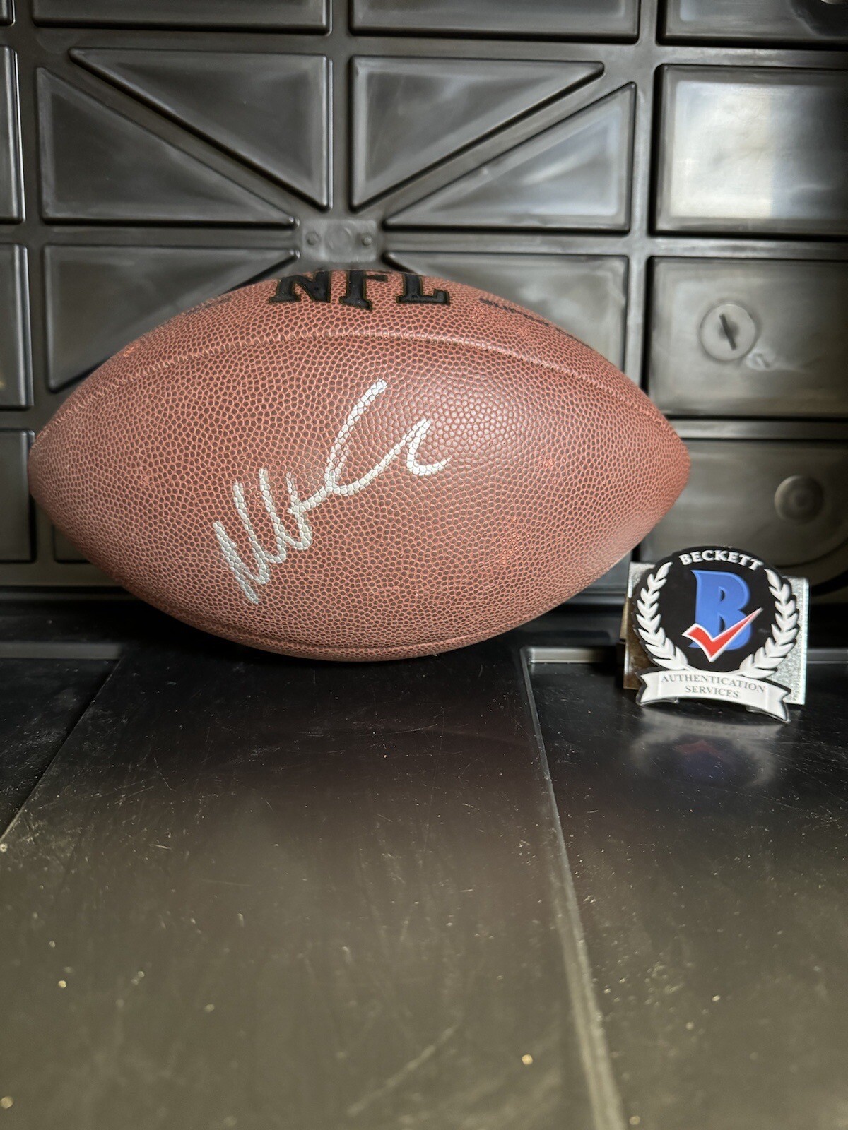 Mike Vrabel Autographed Memorabilia | Signed Photo, Jersey ...