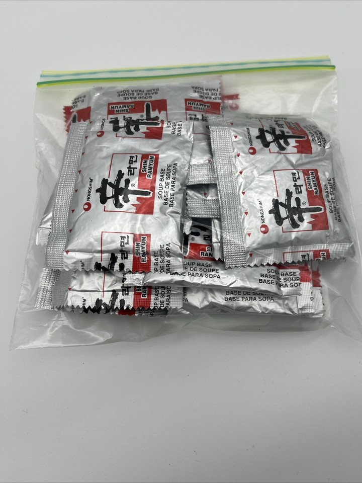 Nongshim Shin Ramyun Lot Of 12 Gourmet Spicy Noodle Soup Packets + 2 ...