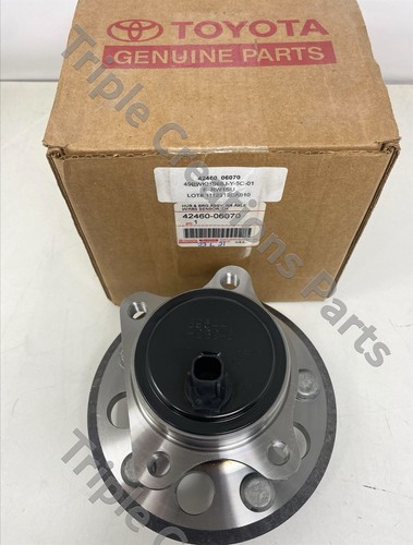 Toyota Genuine 4246006070 Hub & Bearing Assy Rear Axle LH 42460-06070 ...